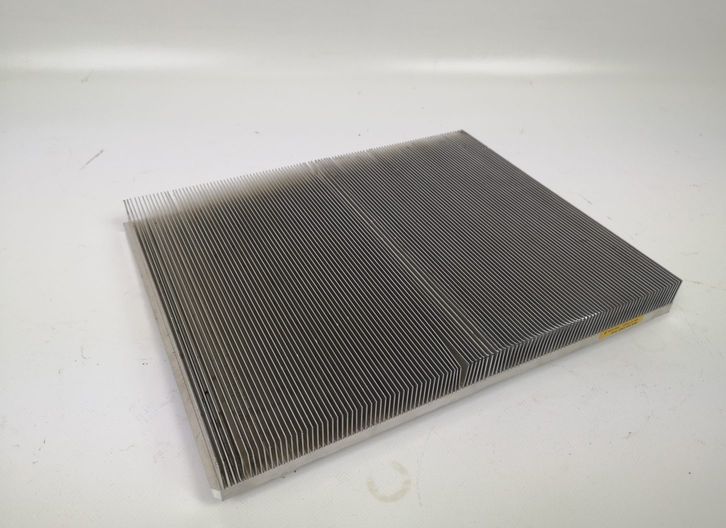 Aliuminio radiatorius-aušintuvas 315x250x30mm - Parduodunaudota.lt